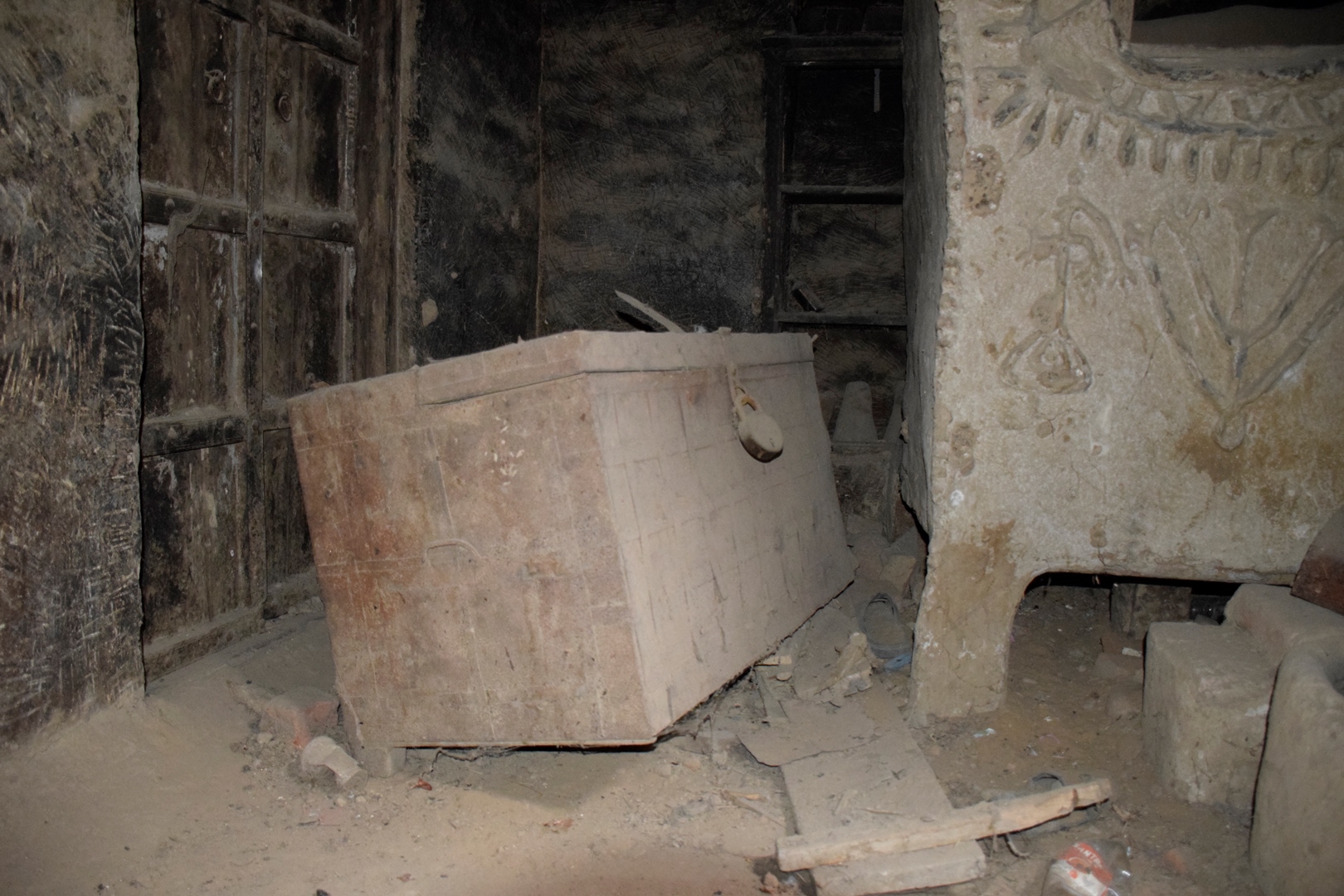 Sandook – Vernacular Furniture of India