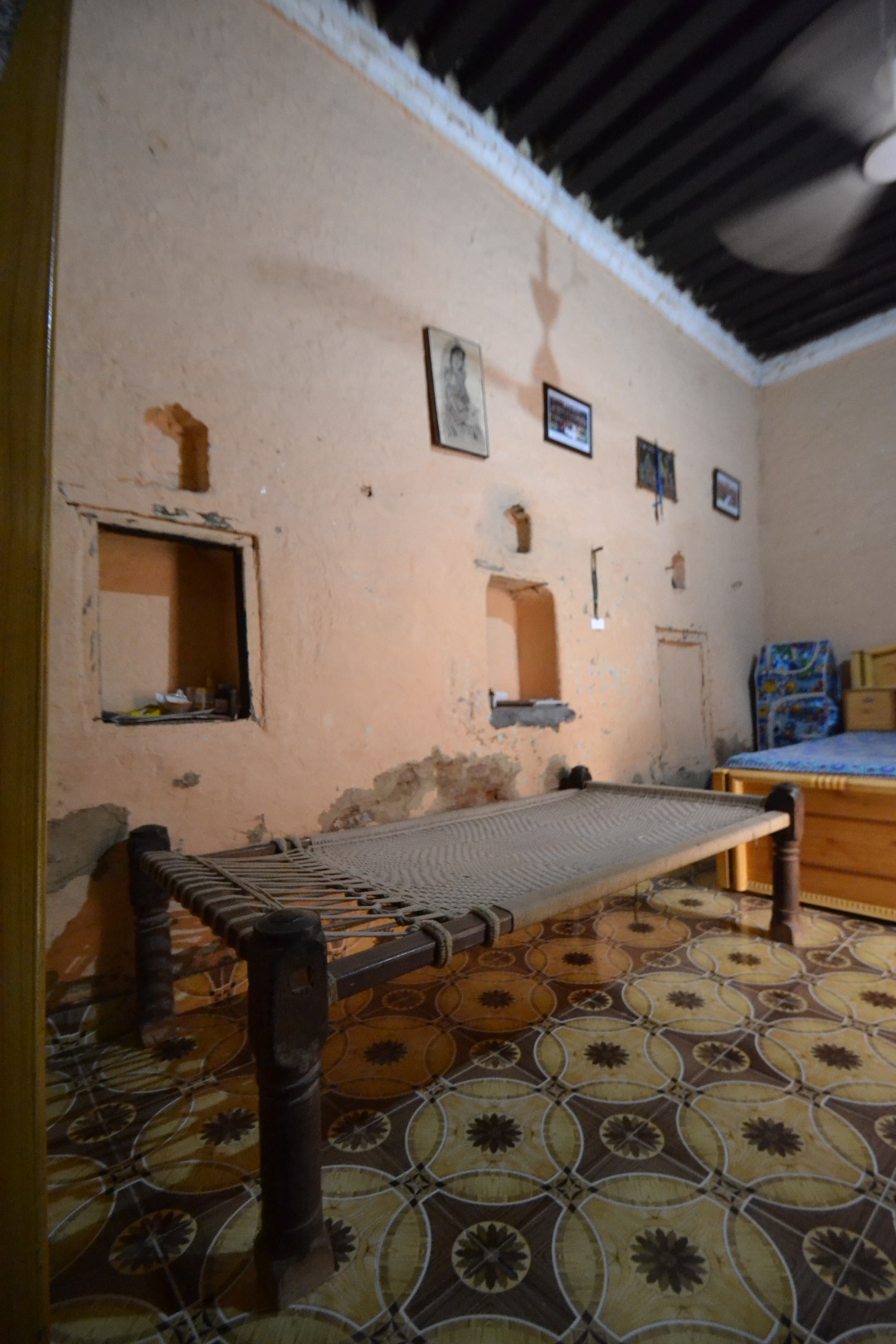 Palang – Vernacular Furniture of India