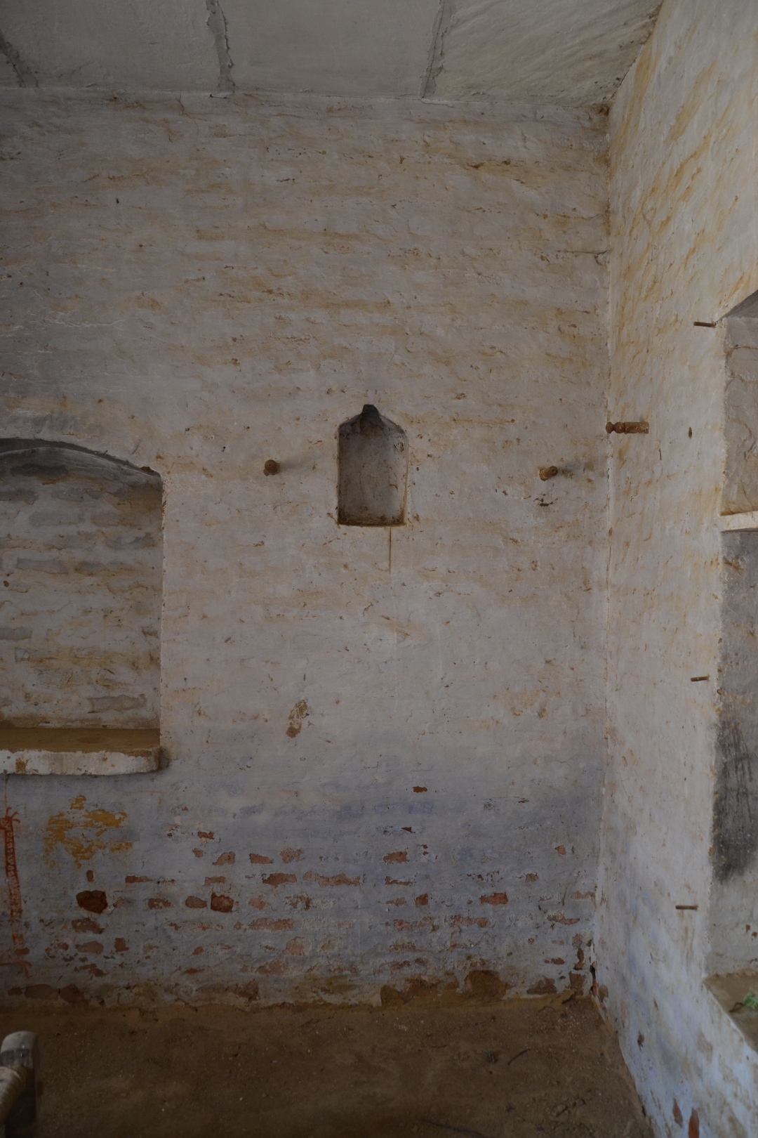 Aala – Vernacular Furniture of India