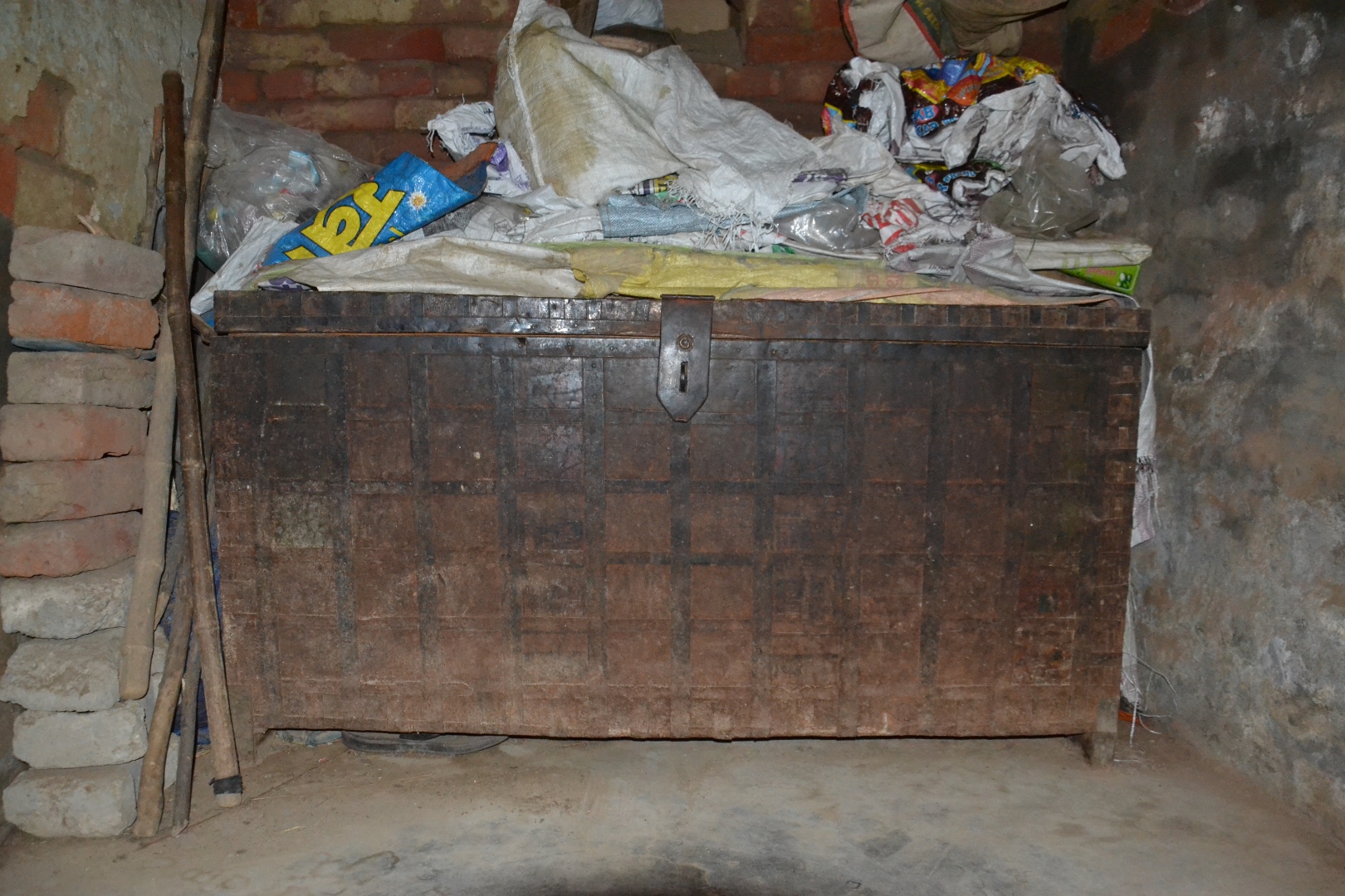 Sandook – Vernacular Furniture of India