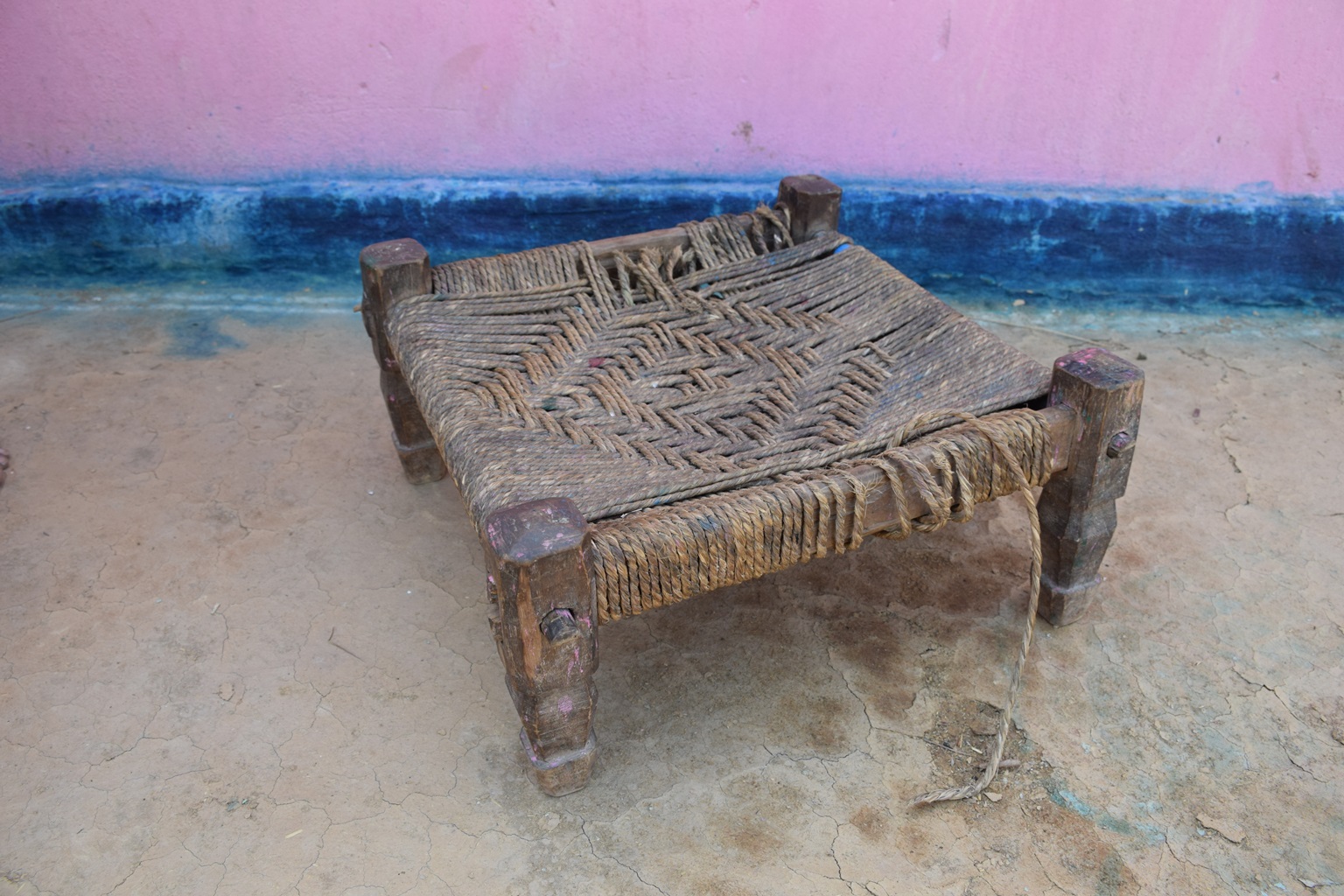 Pidhi – Vernacular Furniture of India